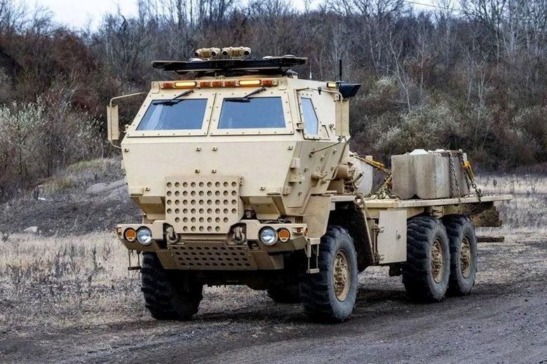 Компания «Украинская бронетехника» представила новую версию бронемашины ...