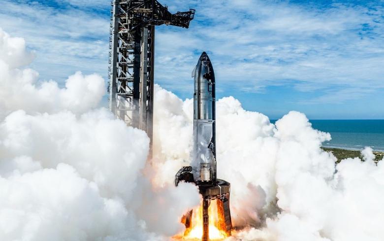 Космический корабль Starship впервые выполнил успешный тестовый полёт ...