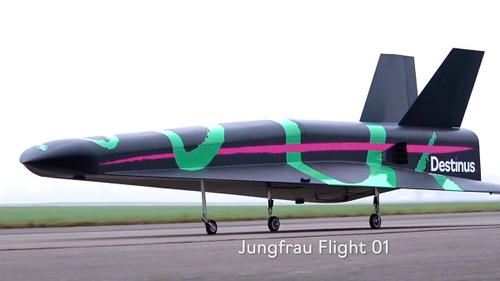 Реактивный самолет SE200, с тремя парами крыльев, снизит расход топлива ...